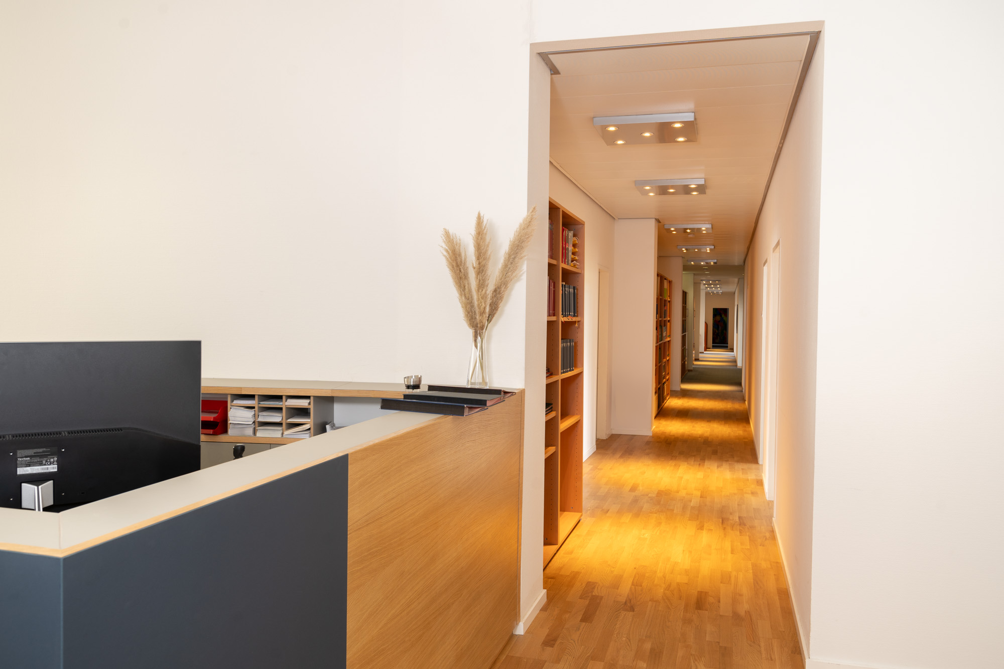 About Us – Confidia